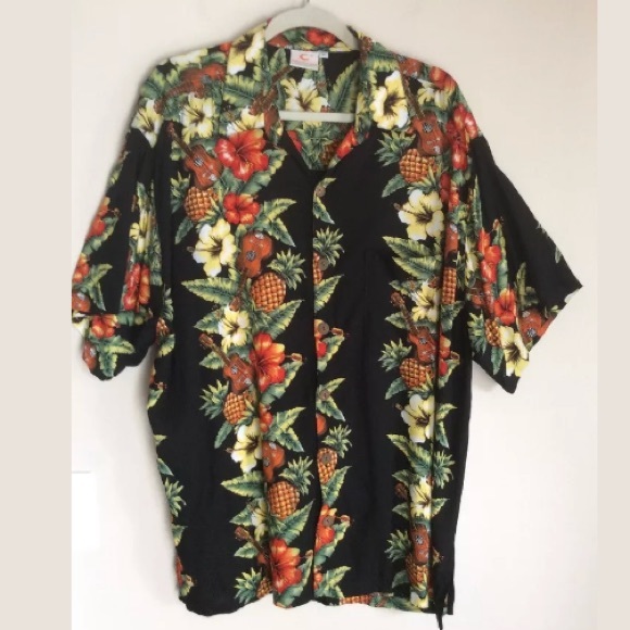 Pineapple Moon | Shirts | Pineapple Moon Camp Shirt Hawaiian Print Size ...